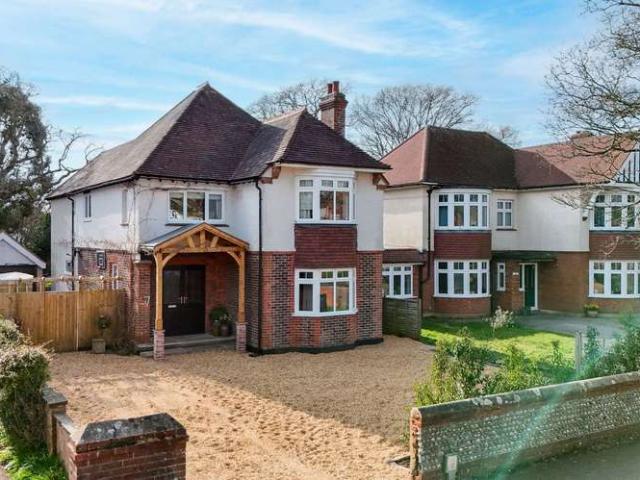 5 Bedroom Detached House