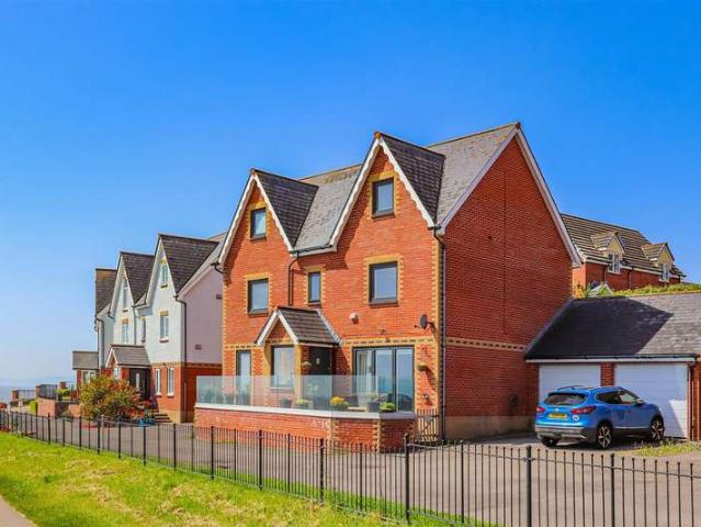 5 Bedroom Detached House