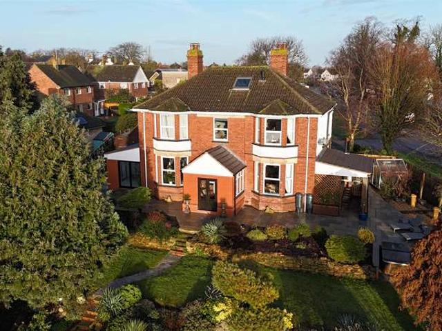 5 Bedroom Detached House