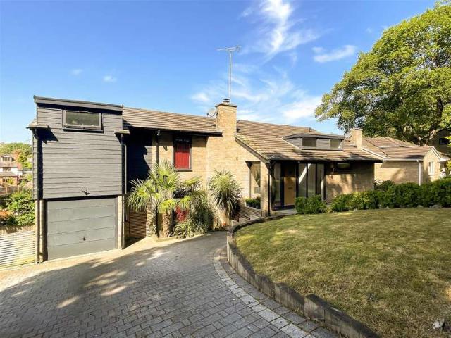 5 Bedroom Detached House