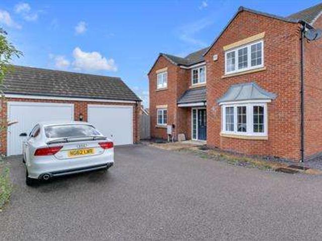 5 Bedroom Detached House