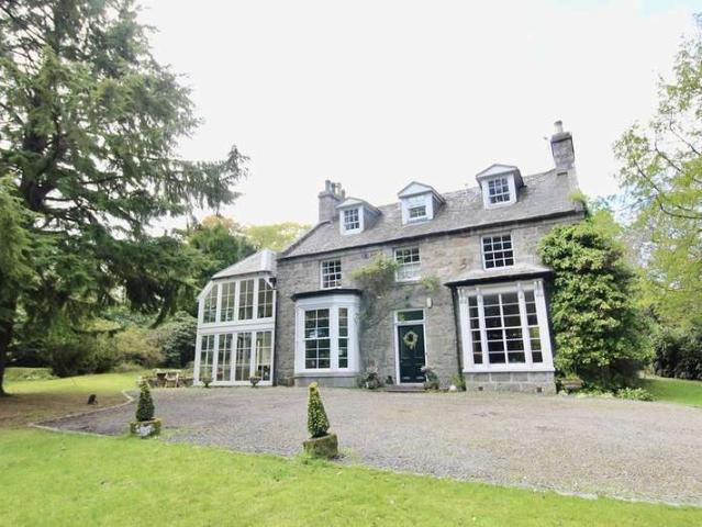 5 Bedroom Detached House