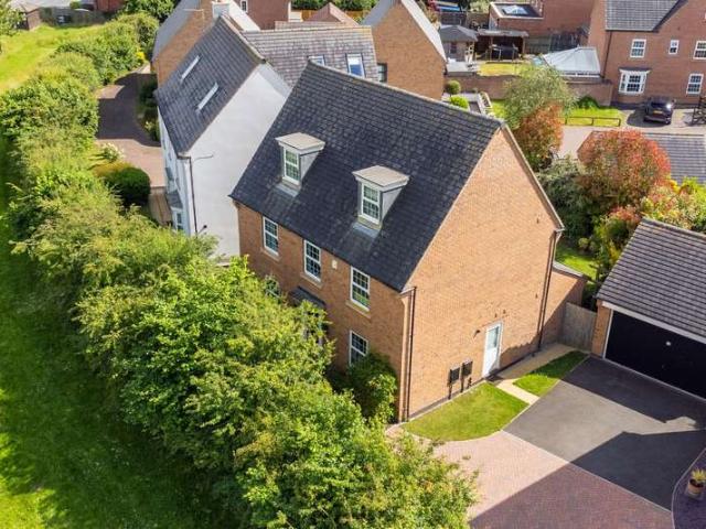 5 Bedroom Detached House