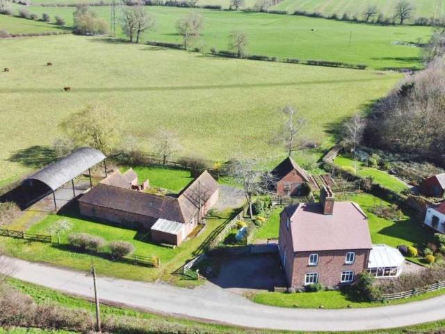 5 Bedroom Detached House