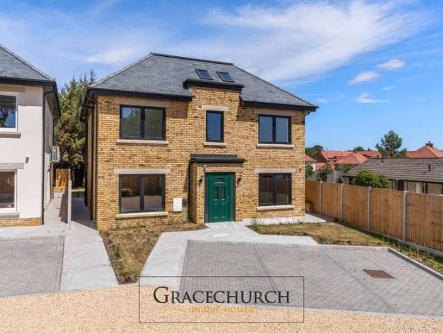 5 Bedroom Detached House