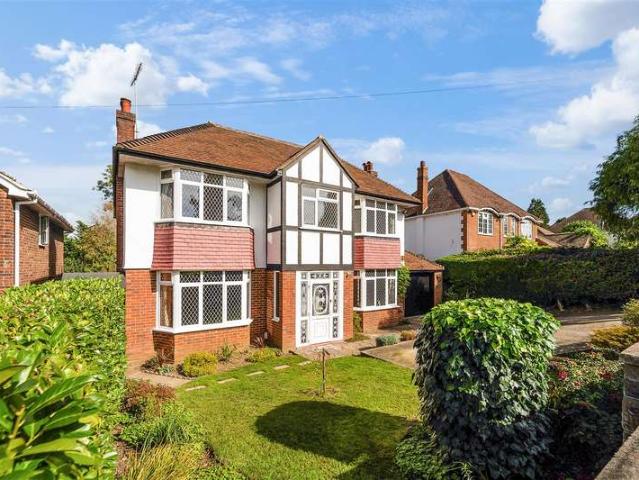 5 Bedroom Detached House