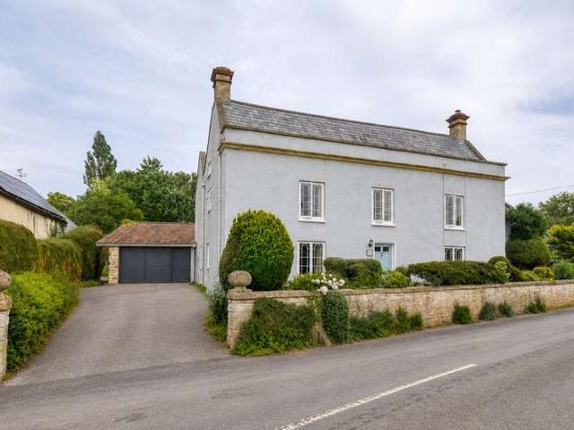 5 Bedroom Detached House