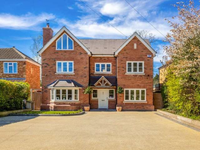 5 Bedroom Detached House