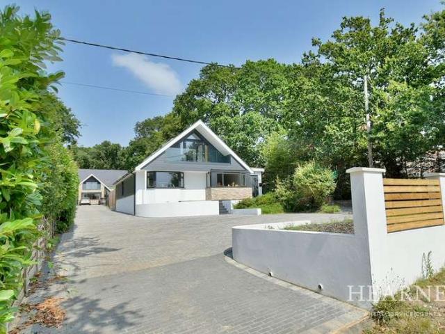 5 Bedroom Detached House