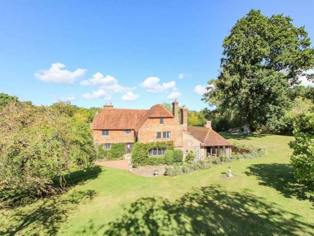 5 Bedroom Detached House