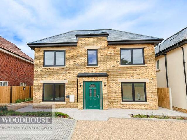5 Bedroom Detached House