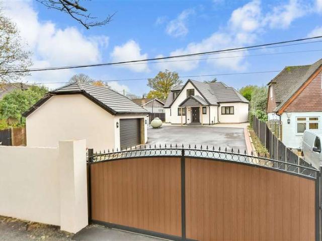 5 Bedroom Detached House