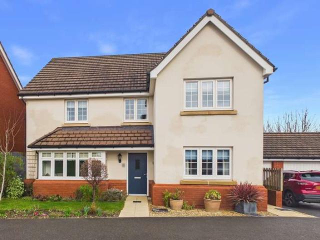 5 Bedroom Detached House