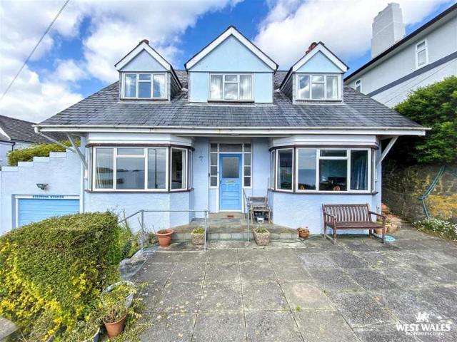 5 Bedroom Detached House