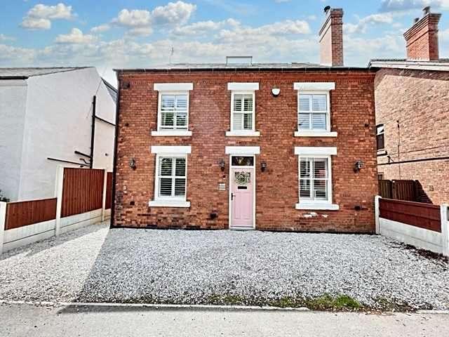 5 Bedroom Detached House