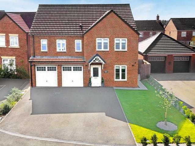 5 Bedroom Detached House