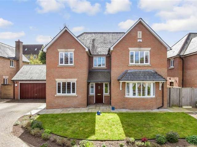 5 Bedroom Detached House