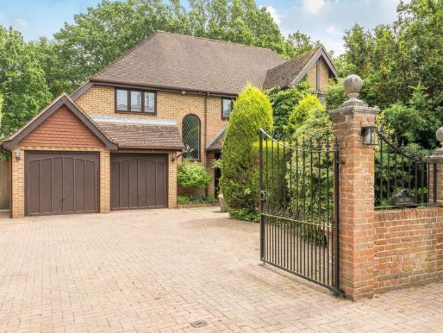 5 Bedroom Detached House