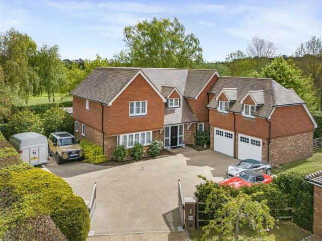 5 Bedroom Detached House