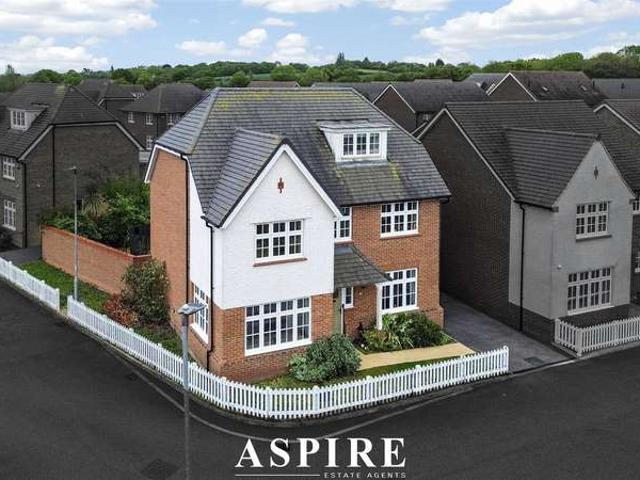 5 Bedroom Detached House