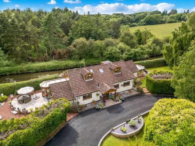 5 Bedroom Detached House