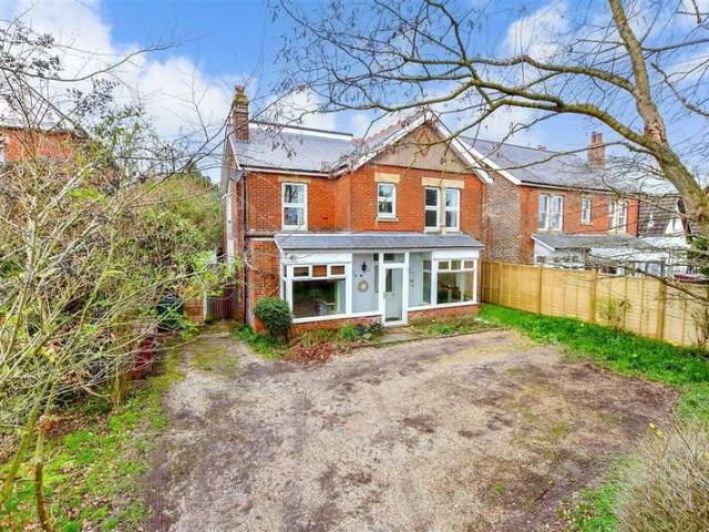 5 Bedroom Detached House