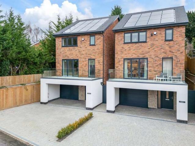 5 Bedroom Detached House