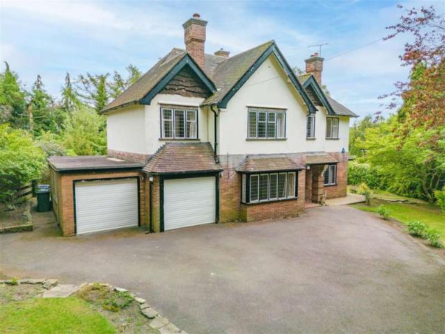 5 Bedroom Detached House