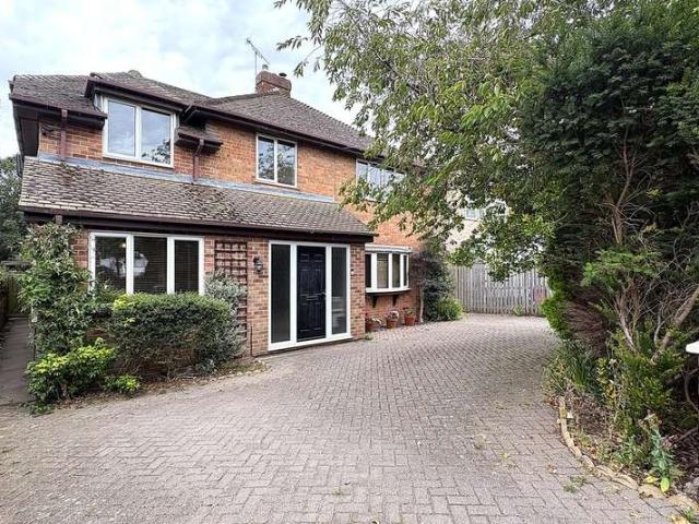 5 Bedroom Detached House