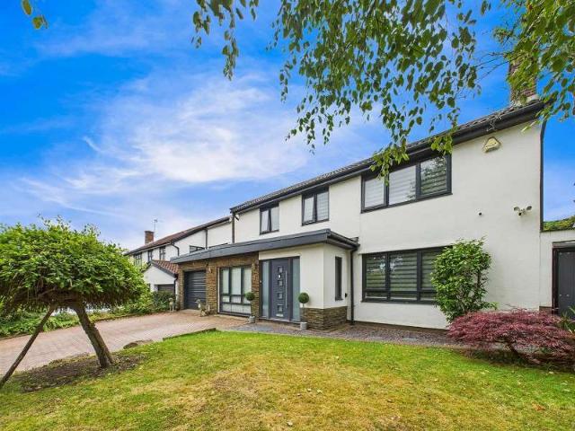 5 Bedroom Detached House