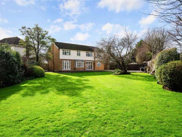 5 Bedroom Detached House