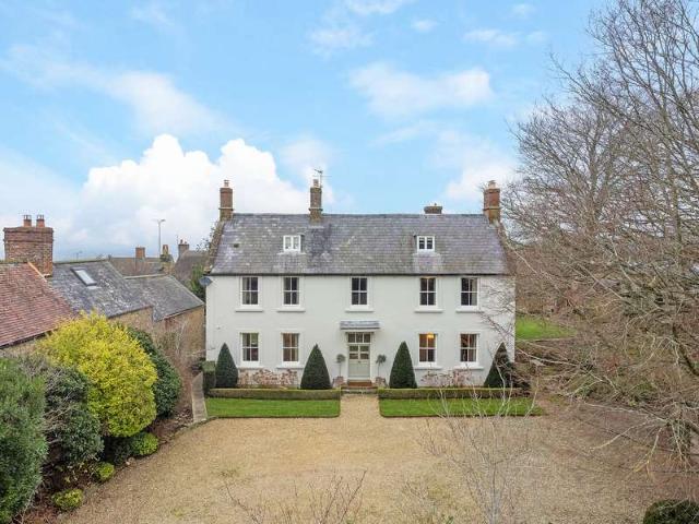 5 Bedroom Detached House
