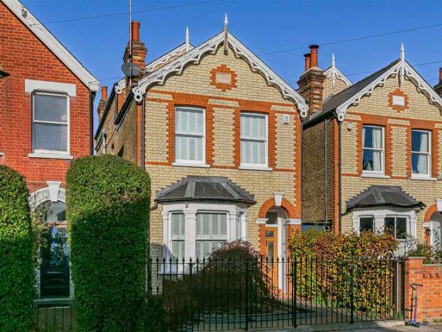 5 Bedroom Detached House