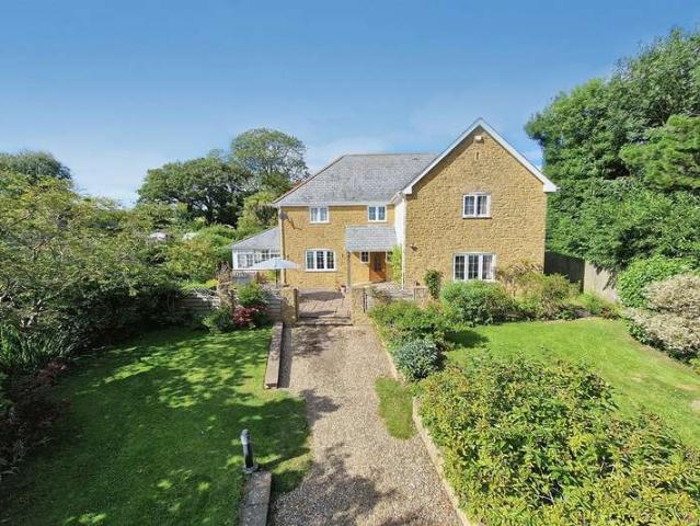 5 Bedroom Detached House