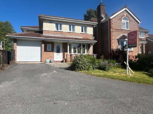 5 Bedroom Detached House