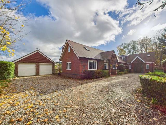 5 Bedroom Detached House