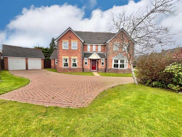 5 Bedroom Detached House