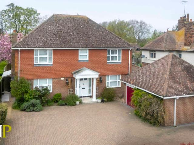 5 Bedroom Detached House