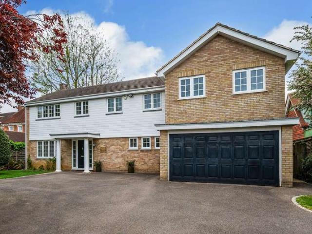 5 Bedroom Detached House