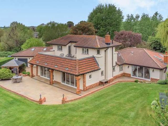 5 Bedroom Detached House