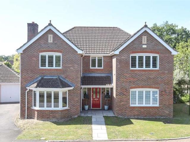 5 Bedroom Detached House