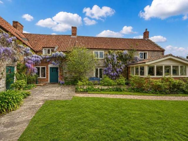 5 Bedroom Detached House