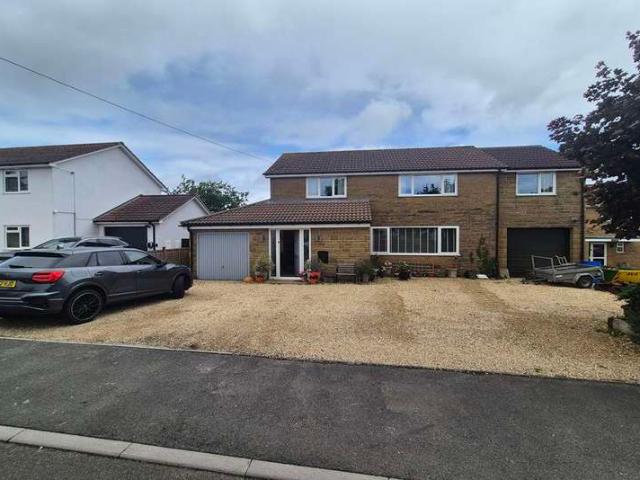 5 Bedroom Detached House