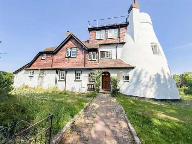 5 Bedroom Detached House