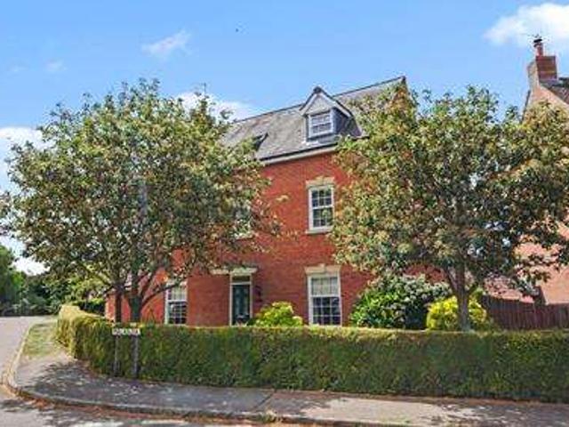 5 Bedroom Detached House
