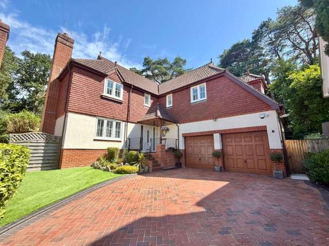5 Bedroom Detached House