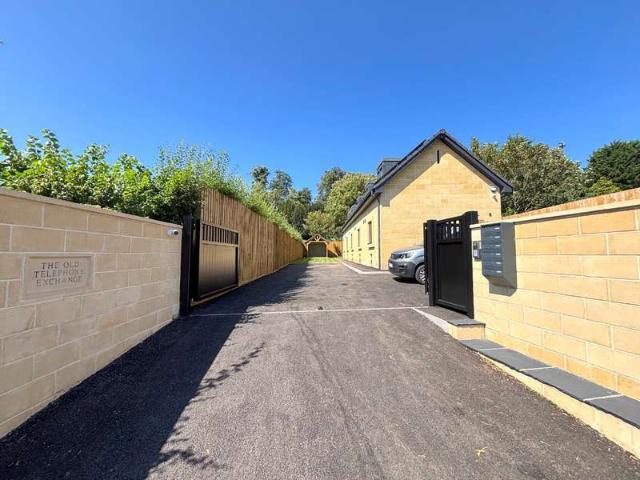 5 Bedroom Detached House