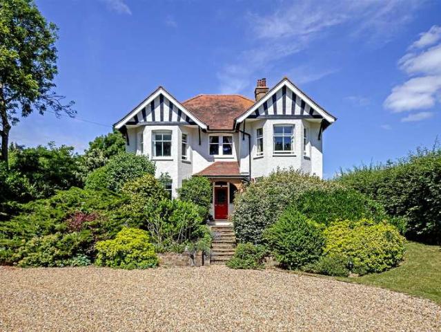 5 Bedroom Detached House