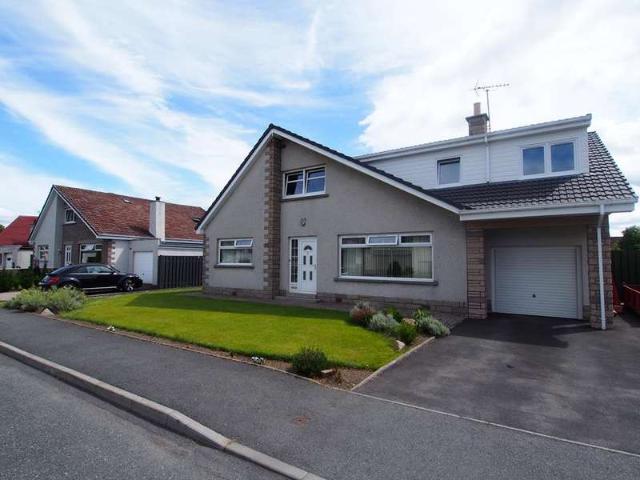 5 Bedroom Detached House