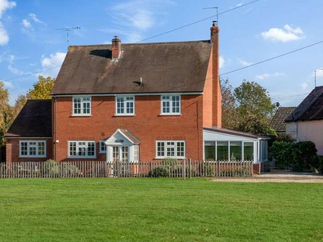 5 Bedroom Detached House